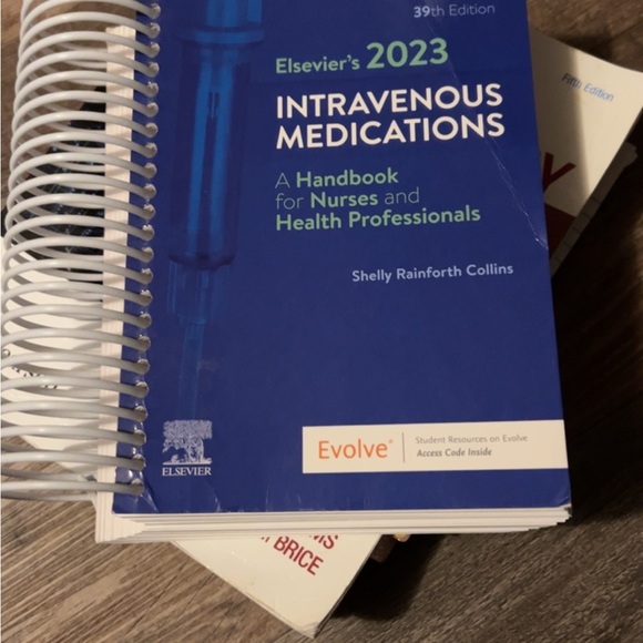 Elseviers | Other | Elseviers 223 Intravenous Medications Book | Poshmark